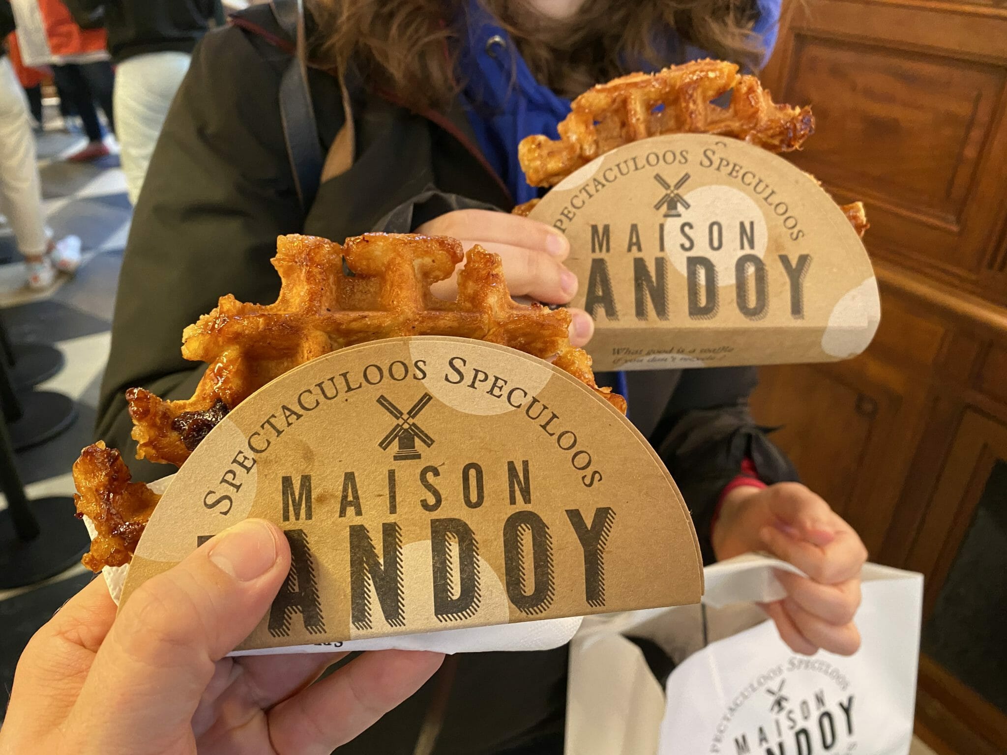 We tested the waffles from Maison Dandoy 😋🥰🧇 - InsideBrussels.be