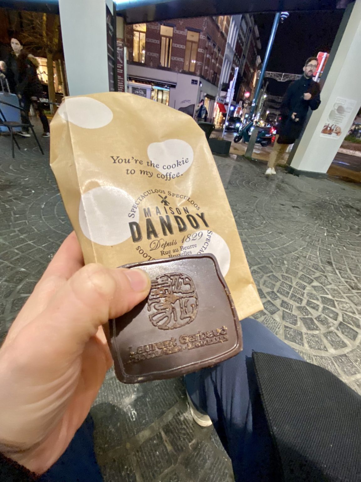 We tested the waffles from Maison Dandoy 😋🥰🧇 - InsideBrussels.be